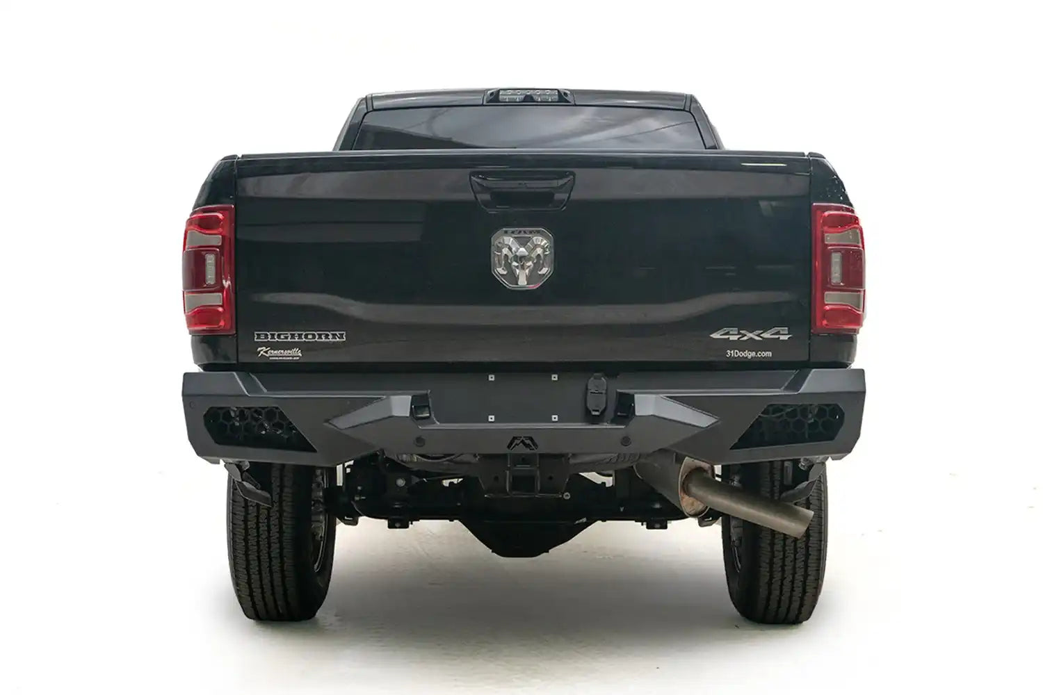 Fab Fours DR19-E4451-1 - Vengeance Rear Bumper Plate Steel 2019-2024 ...